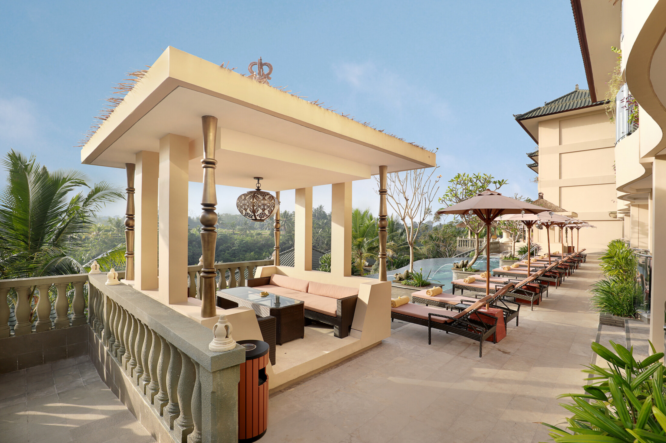 Poolside Bar & Terrace Dining - SereS Hotels & Resorts